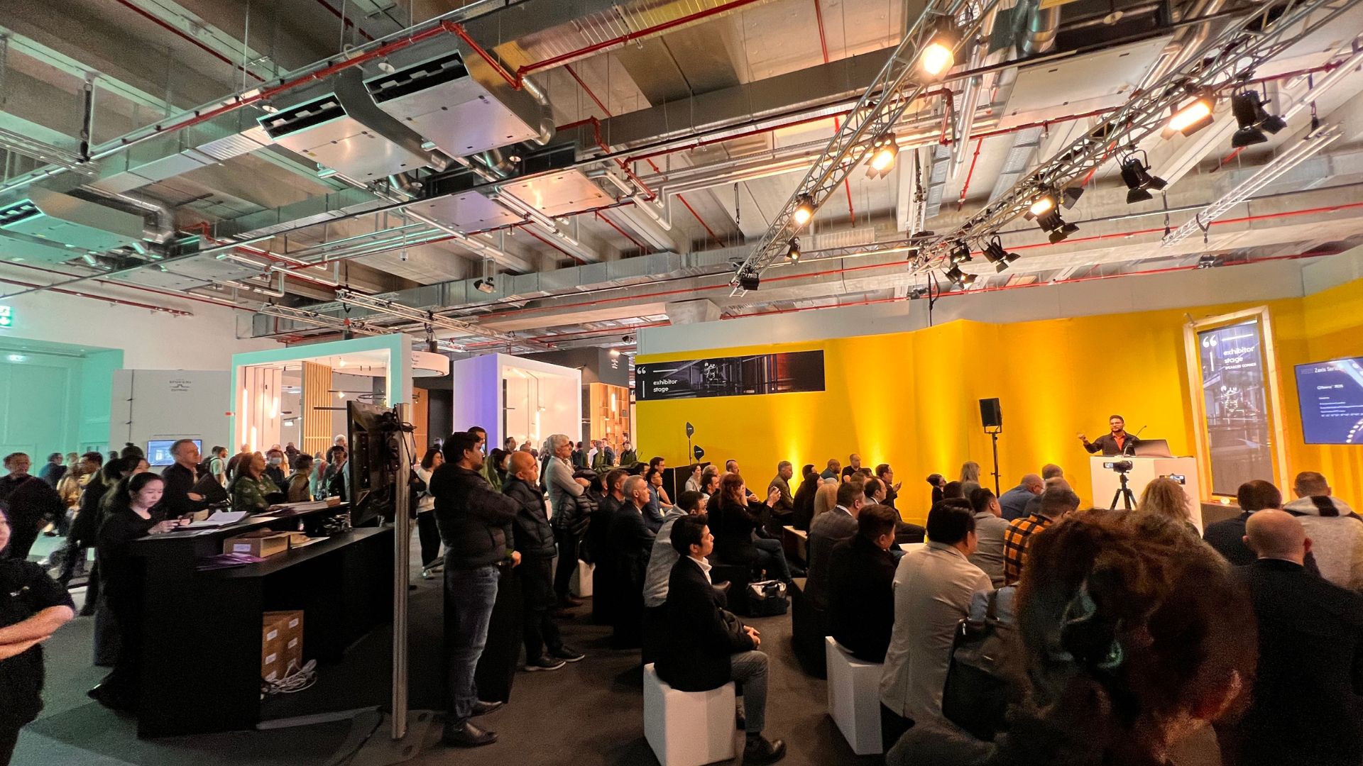 Public Speech of Free Bend LED Linear Lights Video - Clear Lighting ...